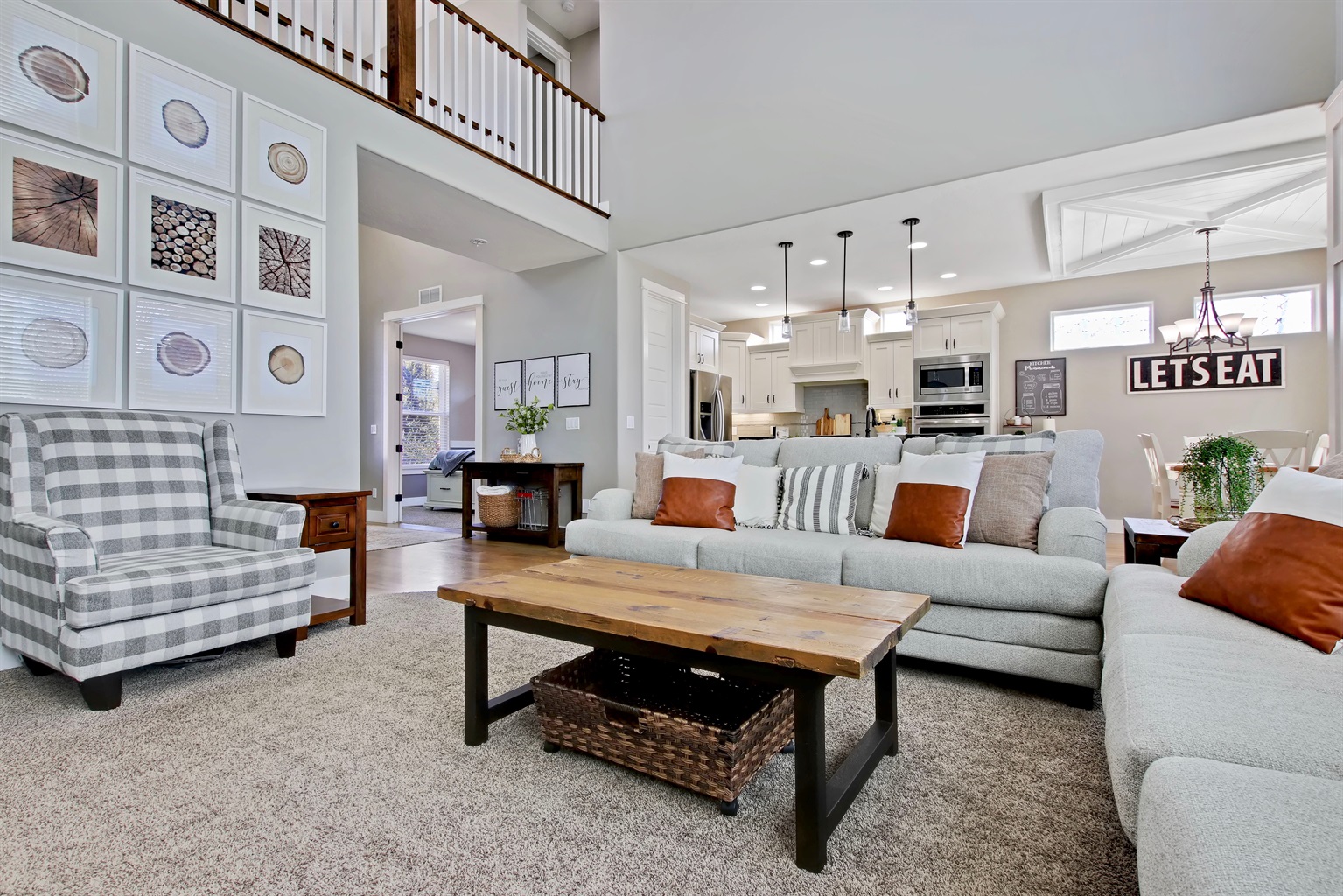 Large Modern 6 Bedroom Farmhouse with Custom Theater In Meridian - Meridian