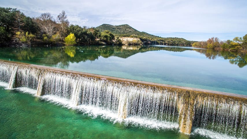 Cabin 1 of 7 at the Riv Resort! - Uvalde