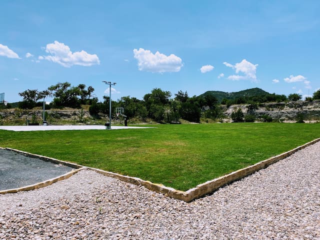 Cottage 1 at The Riv Resort - Uvalde