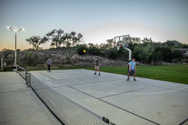 Cottage 1 at The Riv Resort - Uvalde