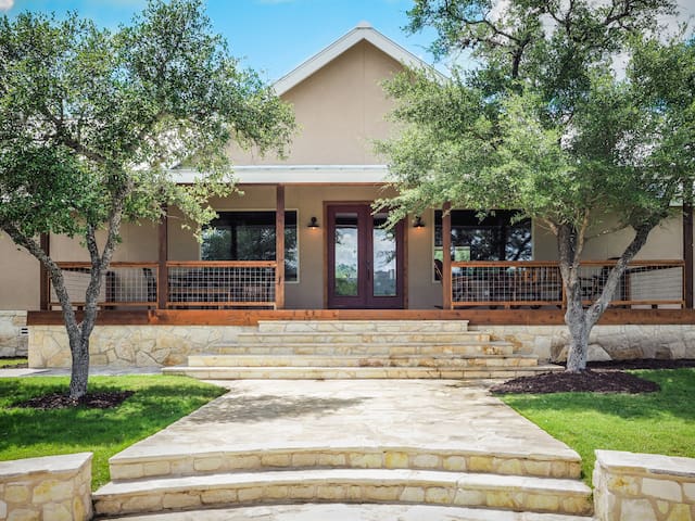 The River Lodge at The Riv - Uvalde