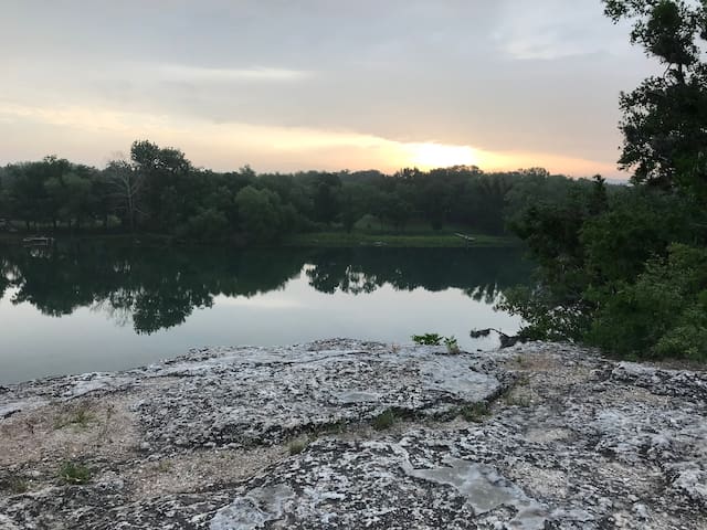 4 cabins at the Riv! - Uvalde