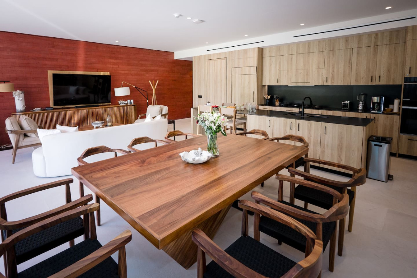 NAYA 1101 Tower 1 - Tropical Luxury Condo with Private Plunge Pool ...