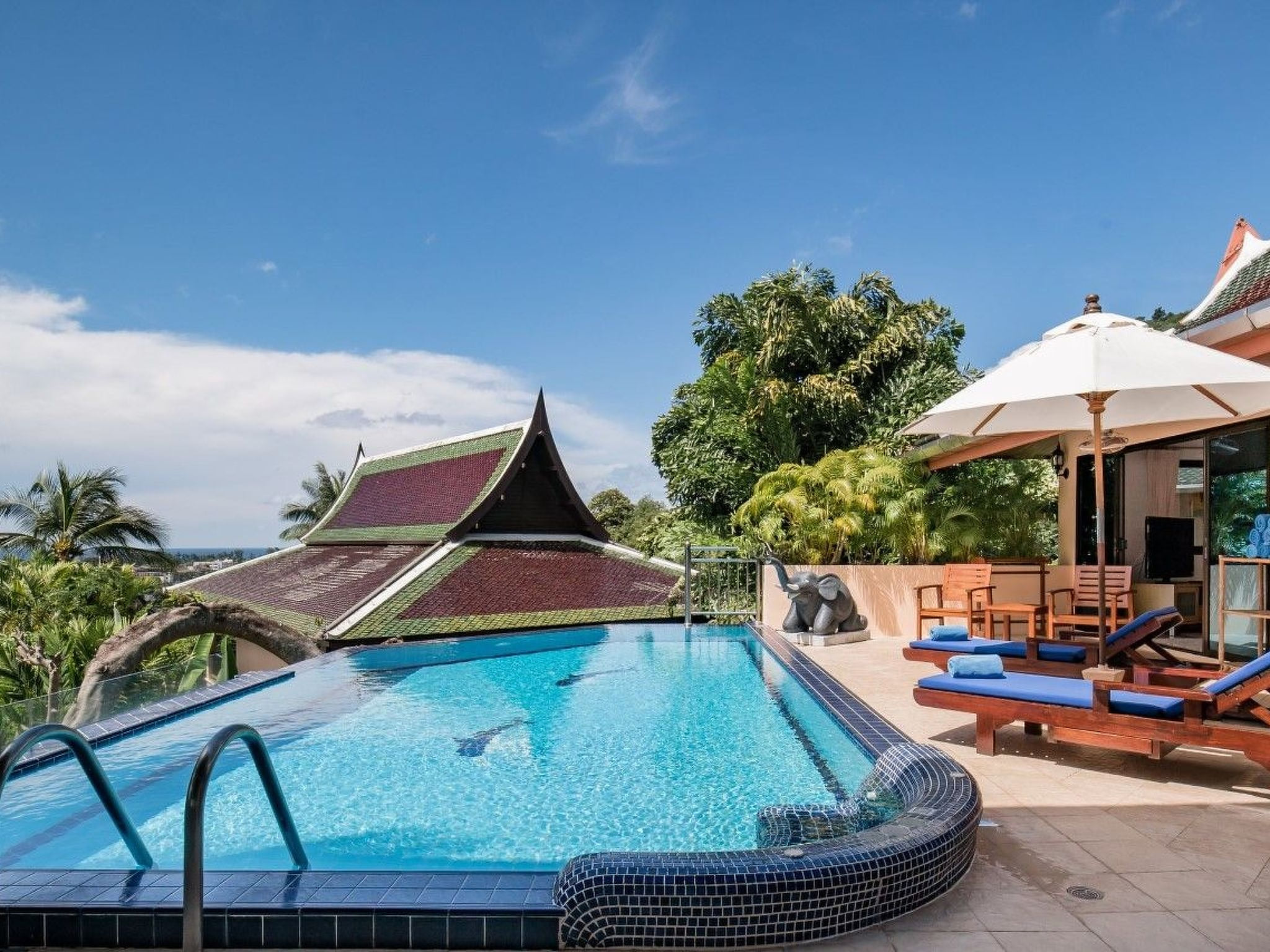 Wunderschöne private Villa mit Infinity Pool - Rawai