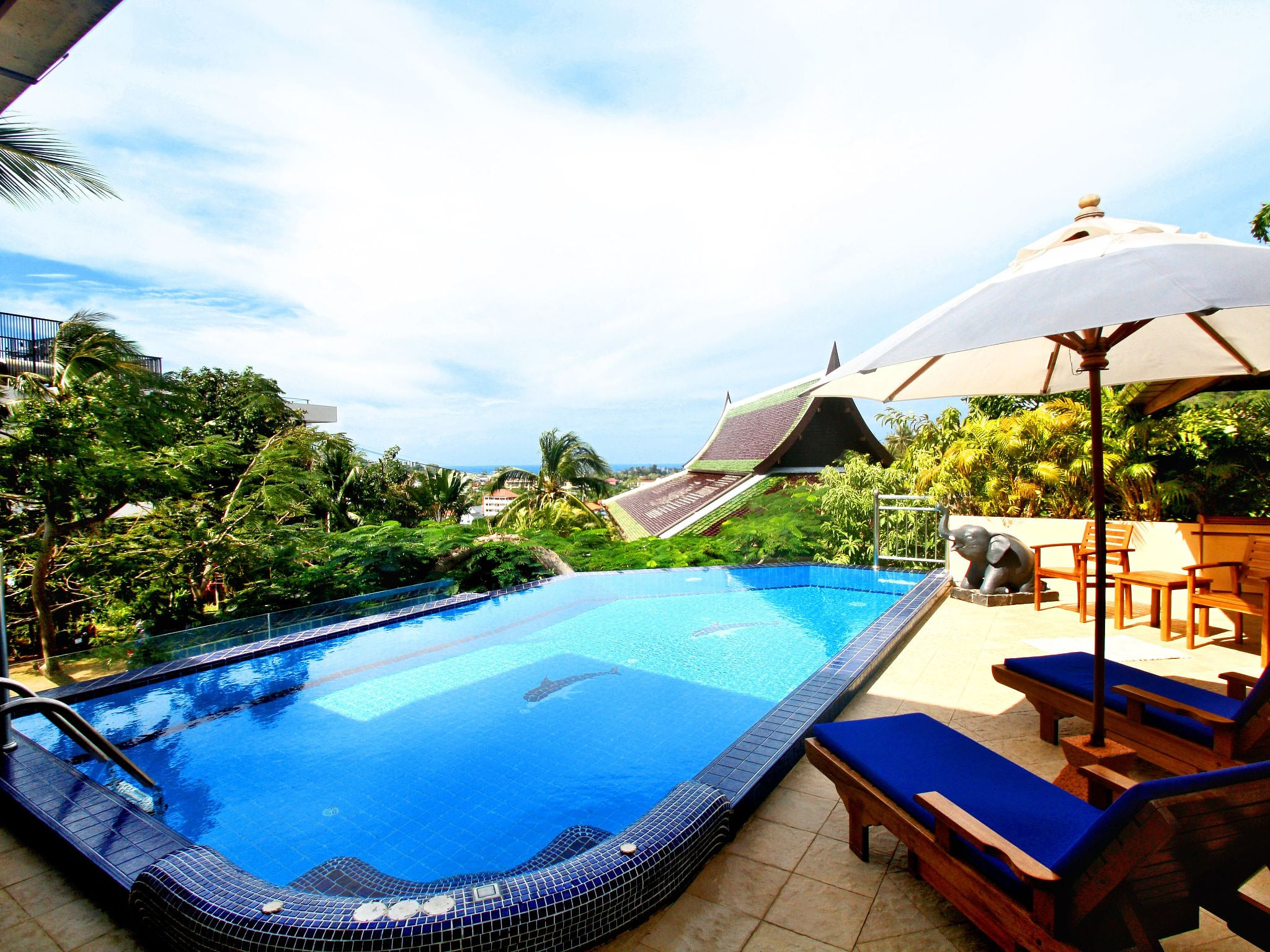 Wunderschöne private Villa mit Infinity Pool - Rawai