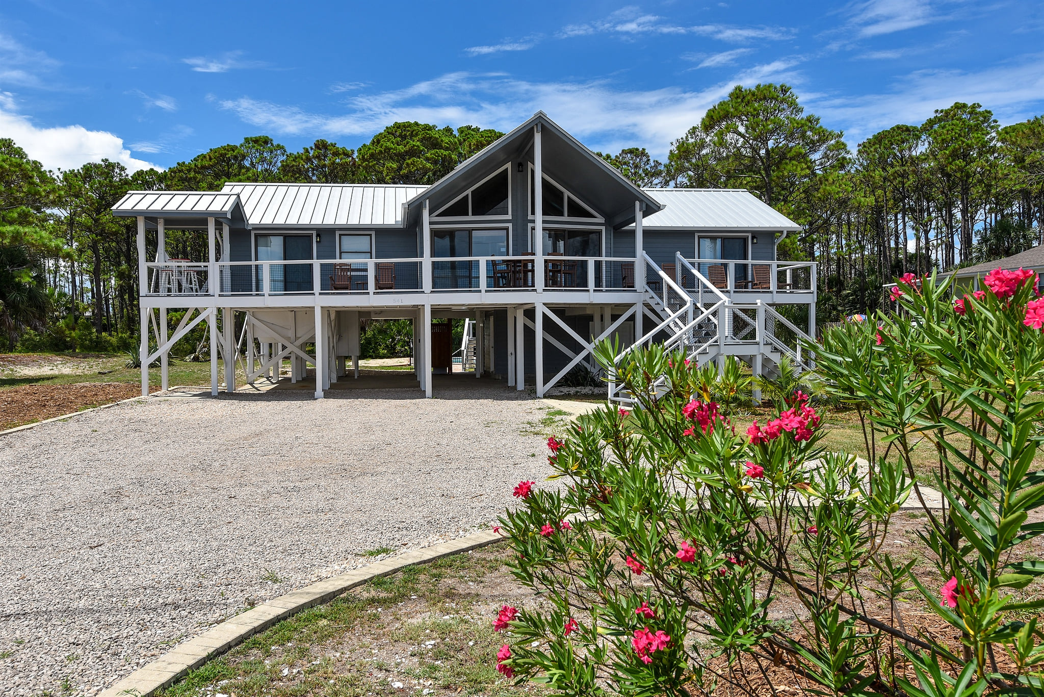 All Decked Out Newly Remodeled !!! - Saint George Island
