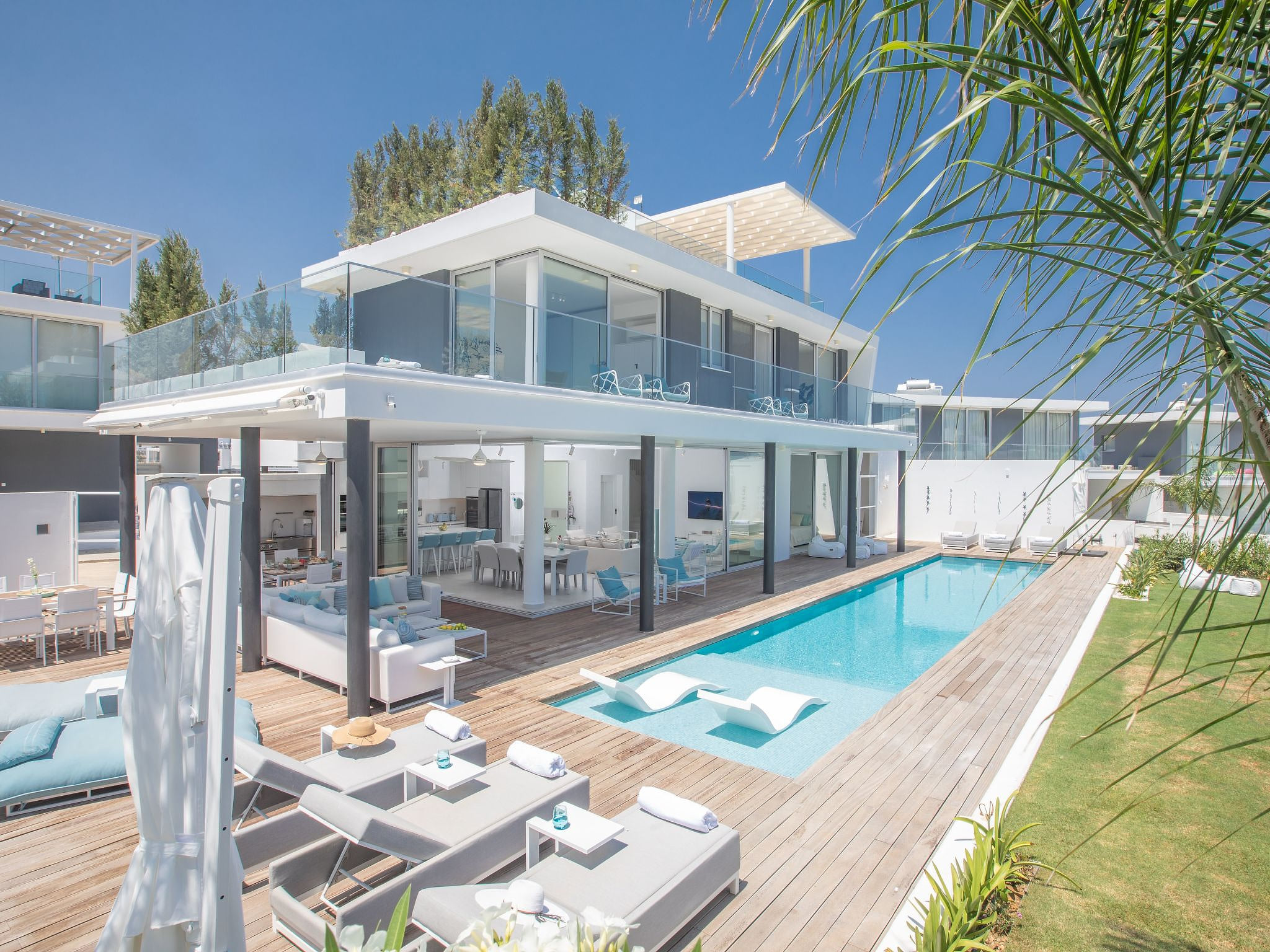 Protaras Olivine Villa mit herrlichem Garten, Pool - Paralimni