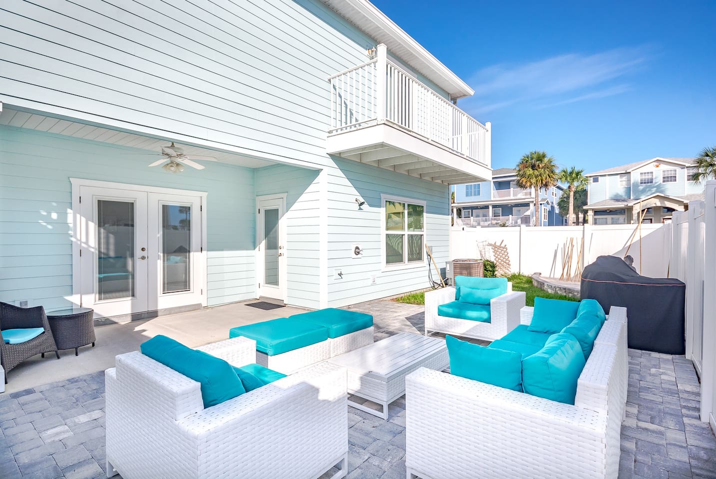 Key West Villa - 1/2 Block to the Ocean - Jacksonville Beach